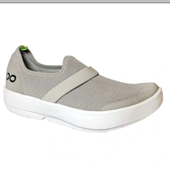 OOFOS | Shoes | Oofos Oomg Eezee Low Womens Size 7 | Poshmark